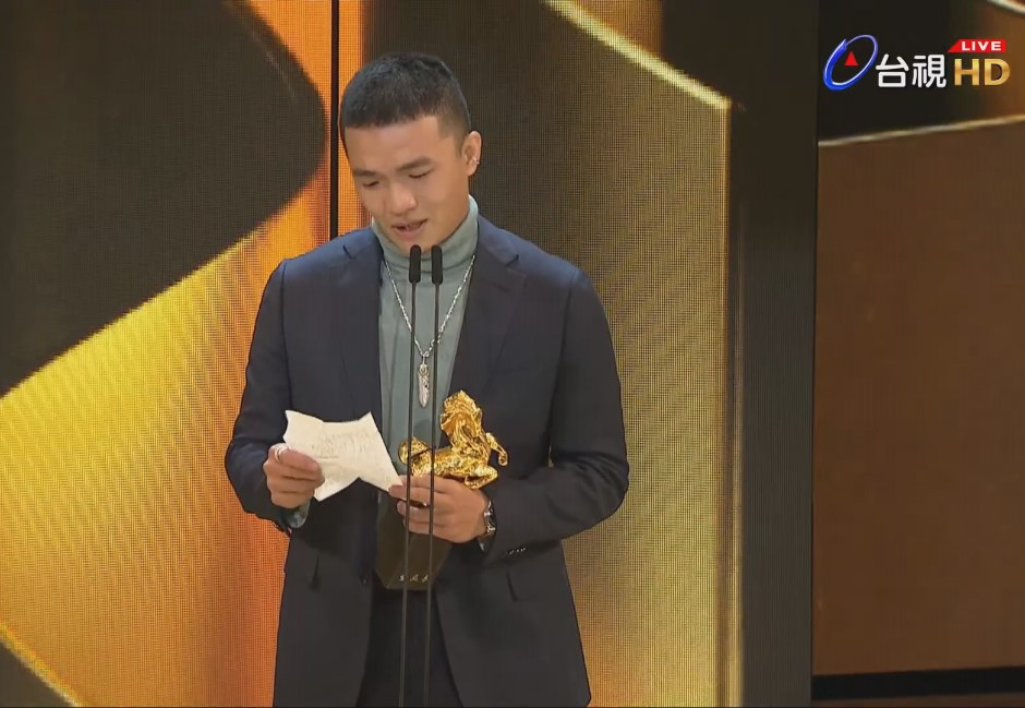 金馬59／網路呼聲最高！胡智強拿下最佳新演員「哭到視線模糊」 特別感謝傅孟柏：讓我穿得人模人樣｜熱門話題｜網路溫度計 DailyView