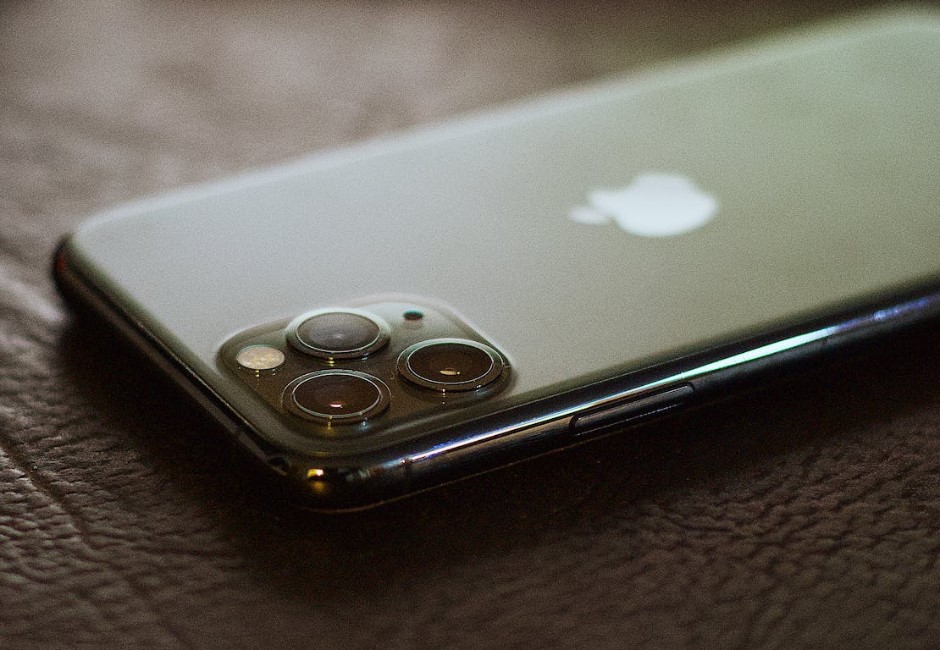 一定要換最新機型？iPhone 11-15哪一代CP值最高？網大推王者是這兩代｜熱門話題｜網路溫度計 DailyView