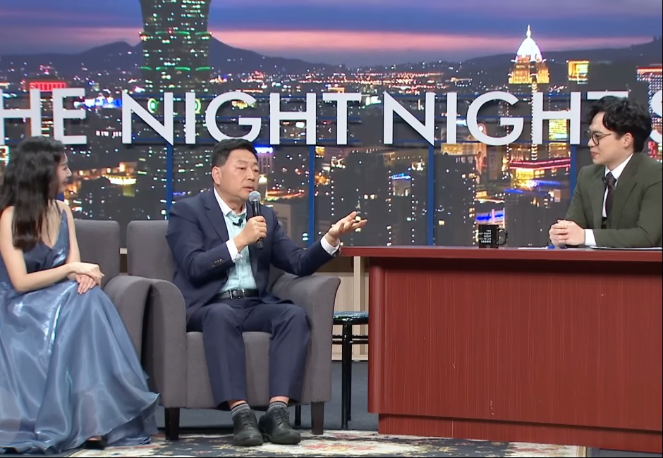 《賀瓏夜夜秀》單日破6萬聲量！中國媒體人王志安被炎上 連環炮開嗆：三流政客配不上人民｜熱門話題｜網路溫度計 DailyView